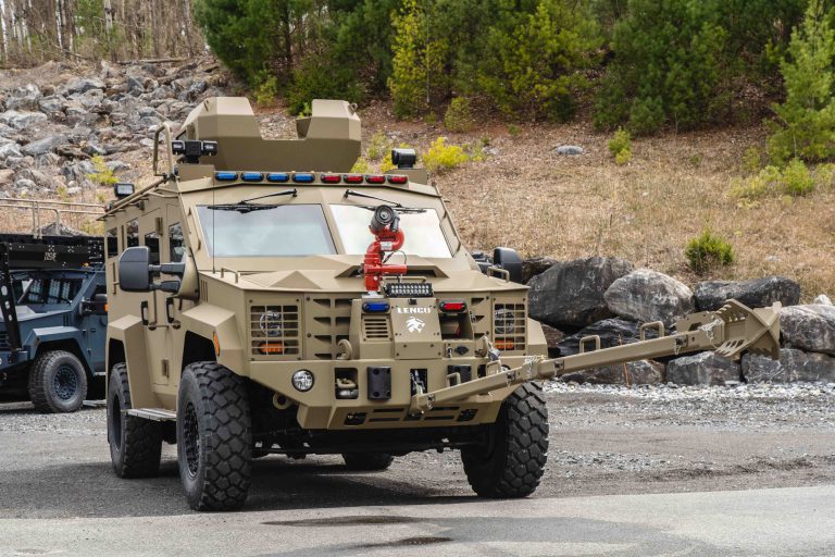 Hydraulic Ram Breaching System on Lenco BearCat: The Standard SWAT Tool ...