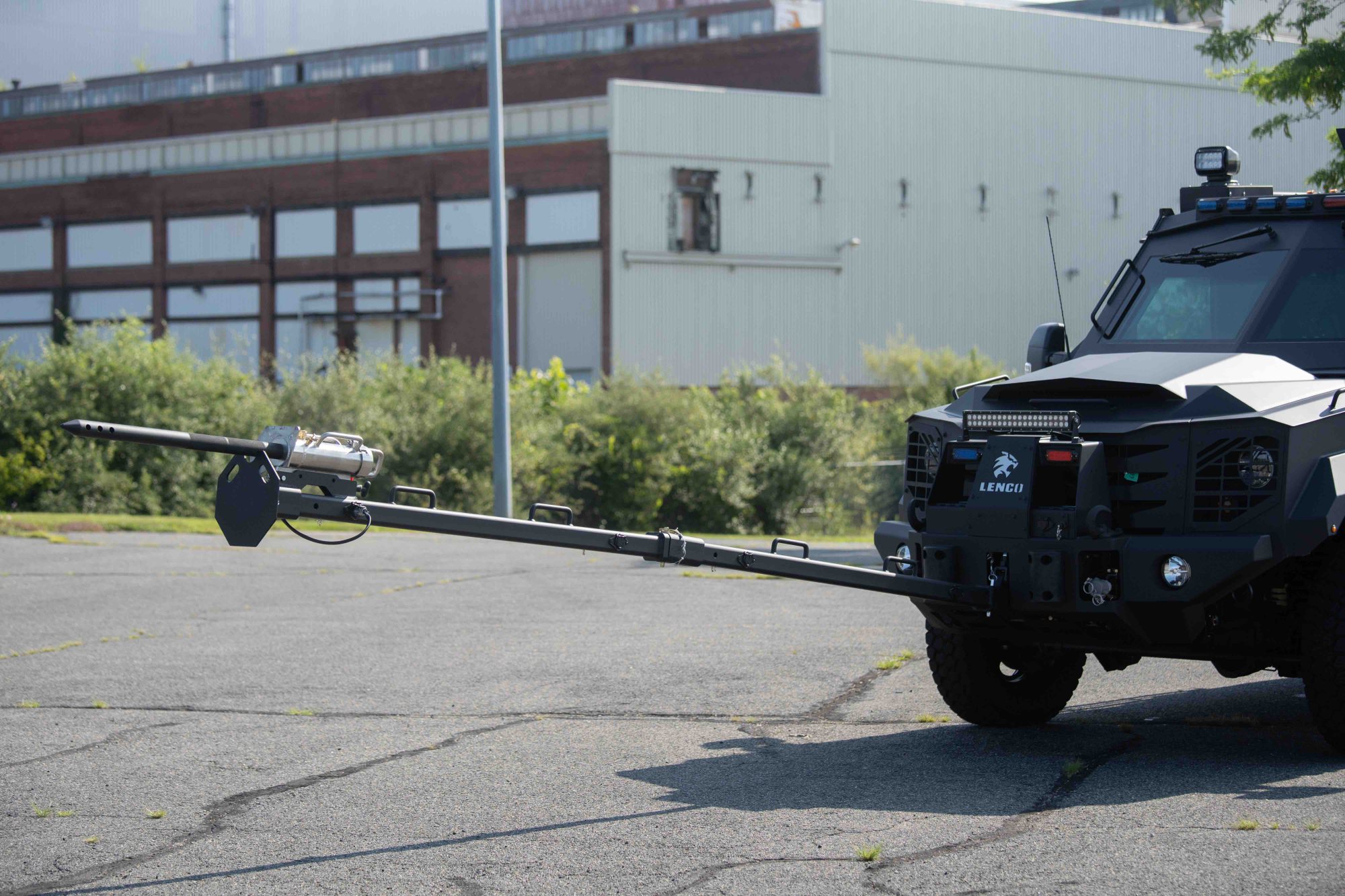 Hydraulic Ram Breaching System on Lenco BearCat: The Standard SWAT Tool ...
