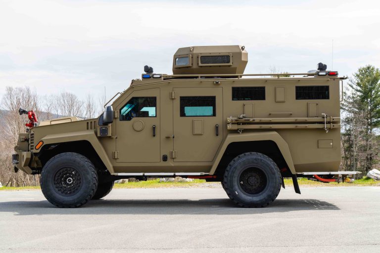 Hydraulic Ram Breaching System on Lenco BearCat: The Standard SWAT Tool ...
